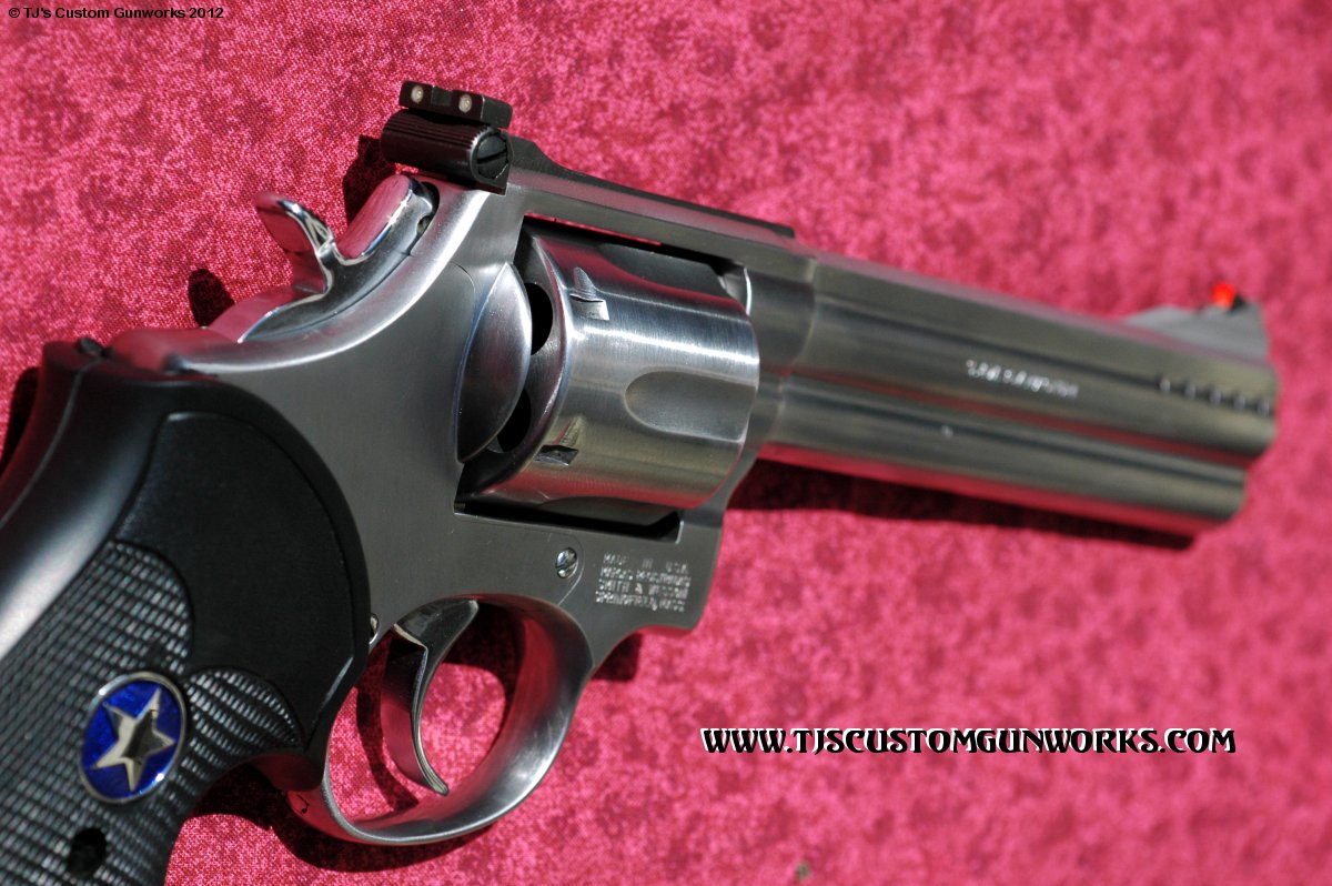 Custom Ported Smith & Wesson 686 .357 Magnum With Captain America Star ...